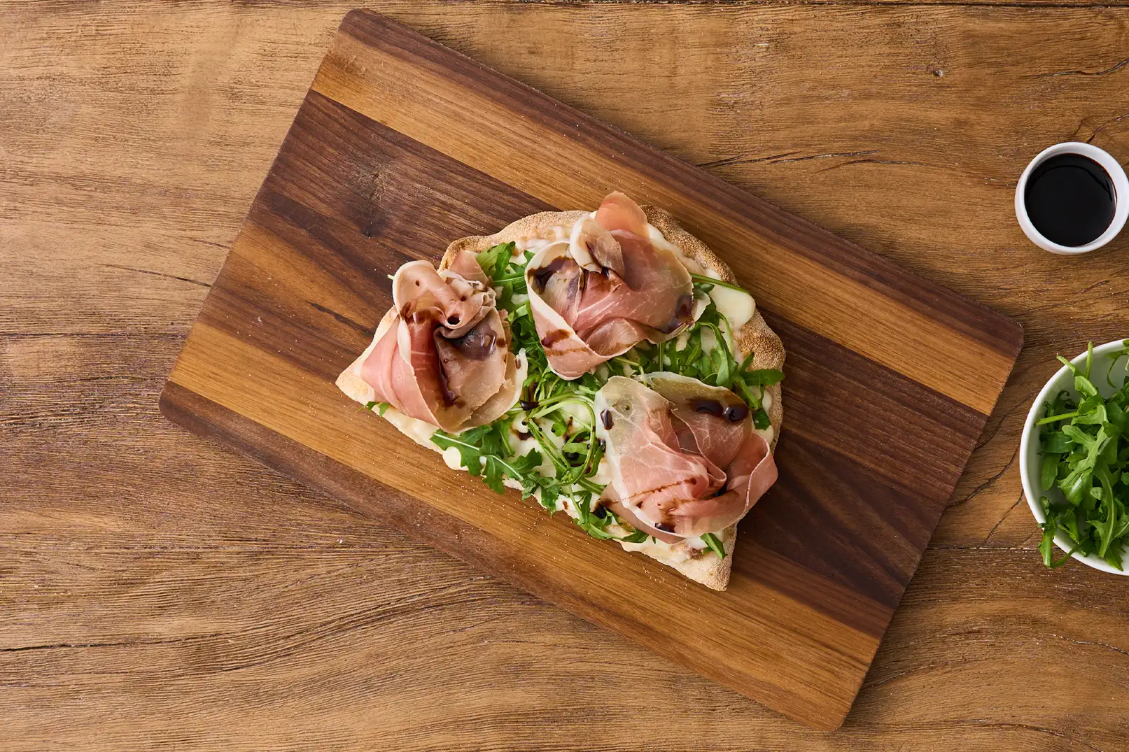 Pinsa con Prosciutto Crudo, Zucchine e Formaggio Spalmabile | Pinsami